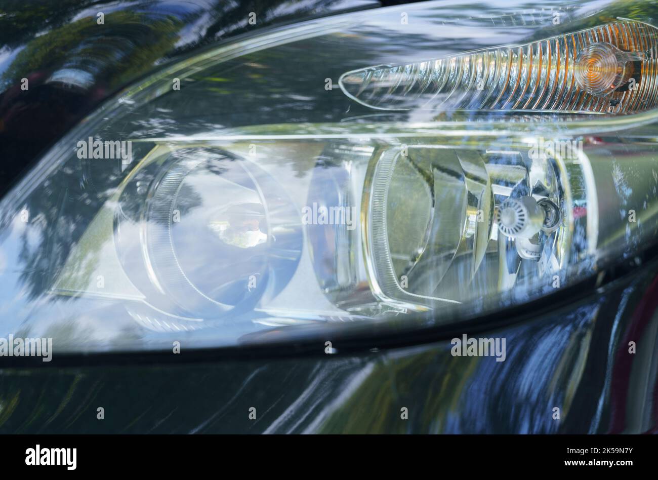 Left headlight hi-res stock photography and images - Alamy