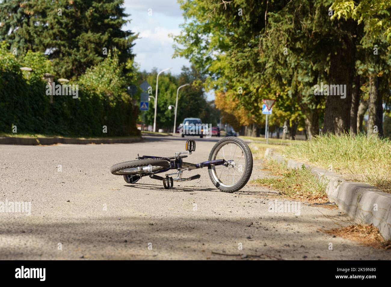 Car cyclist collision hi-res stock photography and images - Alamy