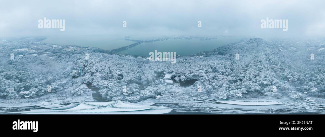 Winter snow scene in Moshan Scenic Area, East Lake, Wuhan, Hubei Stock ...
