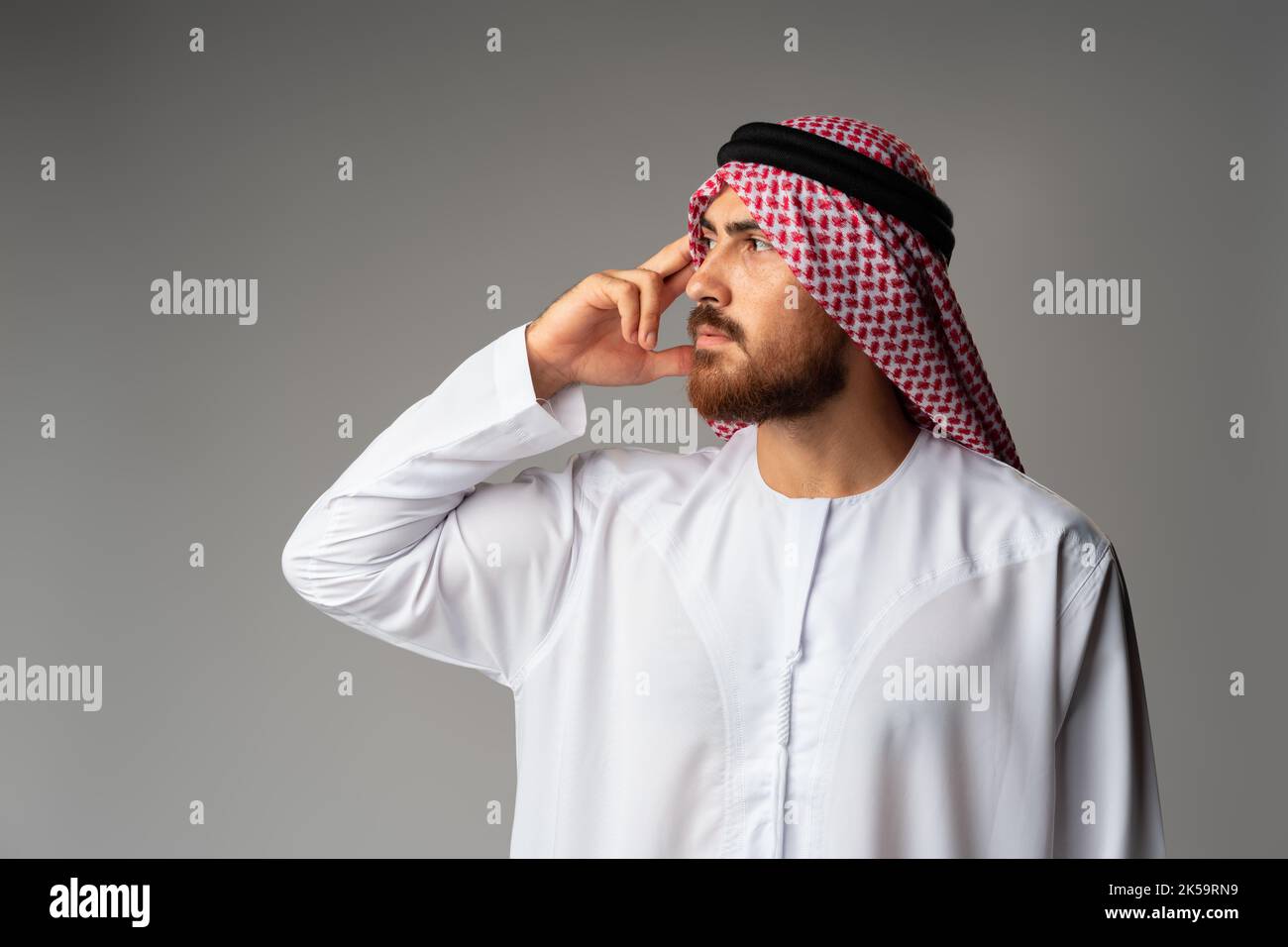 Saudi man portrait face up hi-res stock photography and images - Alamy