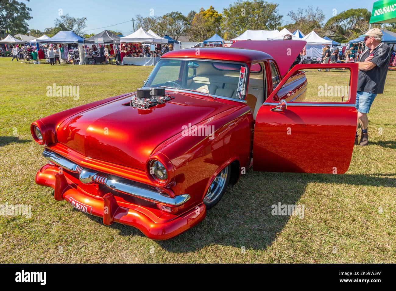 BAGGED & BLOWN '53 FORD MAINLINE: OLD SKOOL Stock Photo - Alamy
