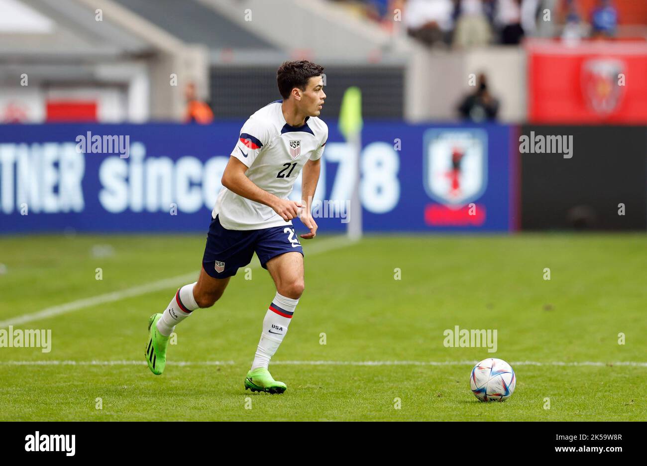 Gio reyna japan hi-res stock photography and images - Alamy