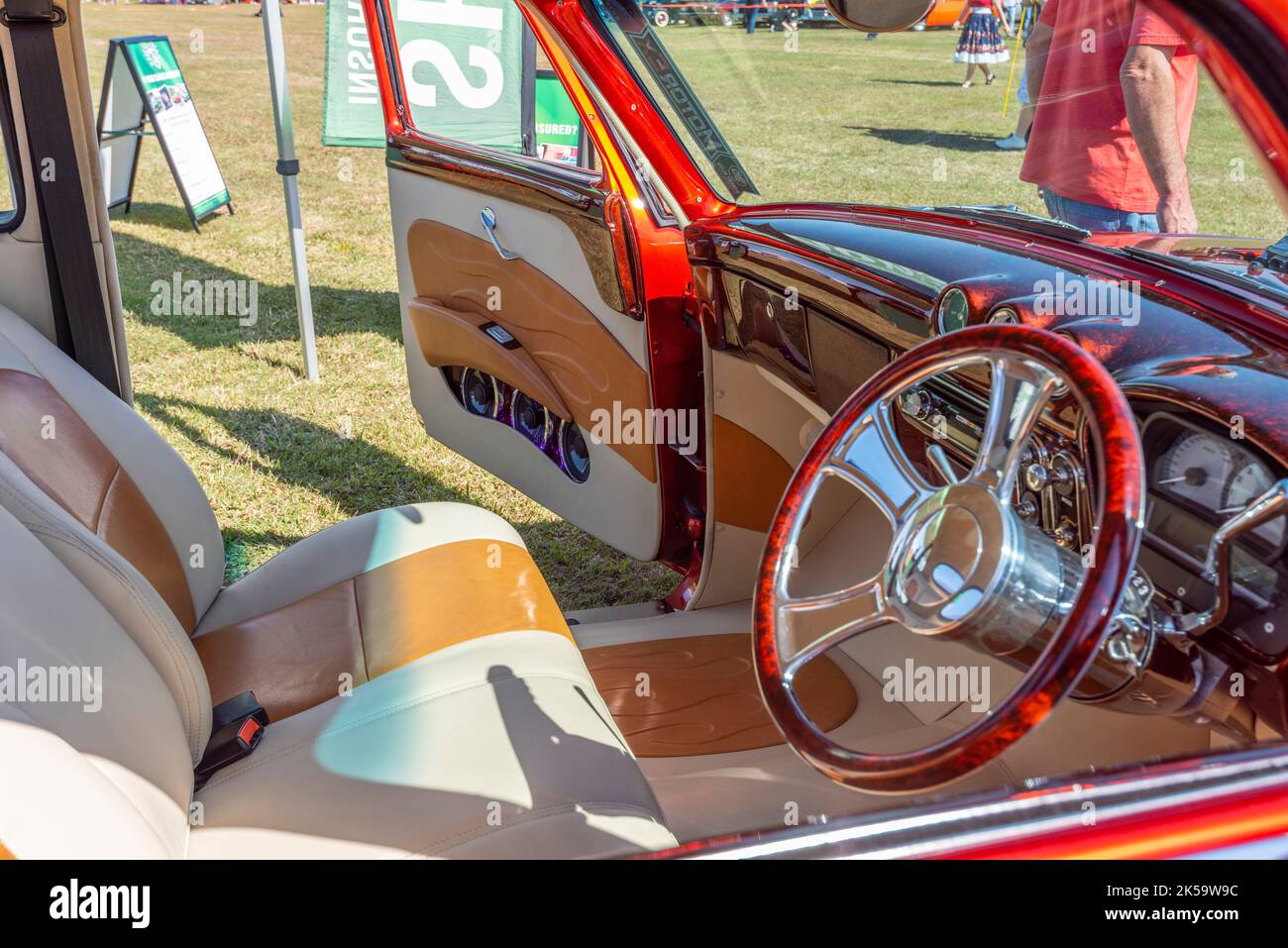 BAGGED & BLOWN '53 FORD MAINLINE: OLD SKOOL Stock Photo - Alamy