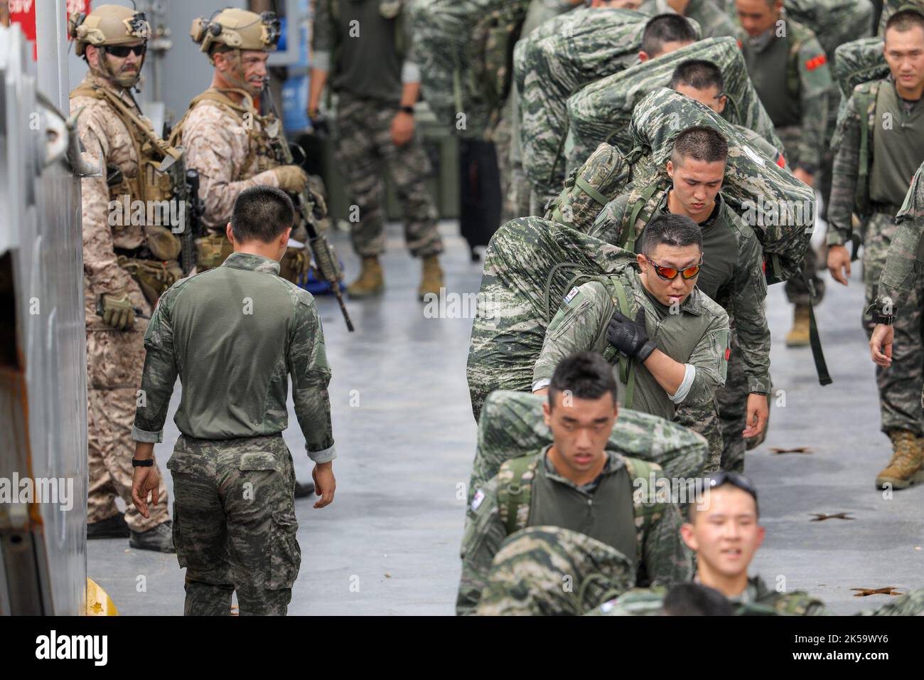 Manila, Philippines. 7th Oct, 2022. South Korean marines disembark on a ...