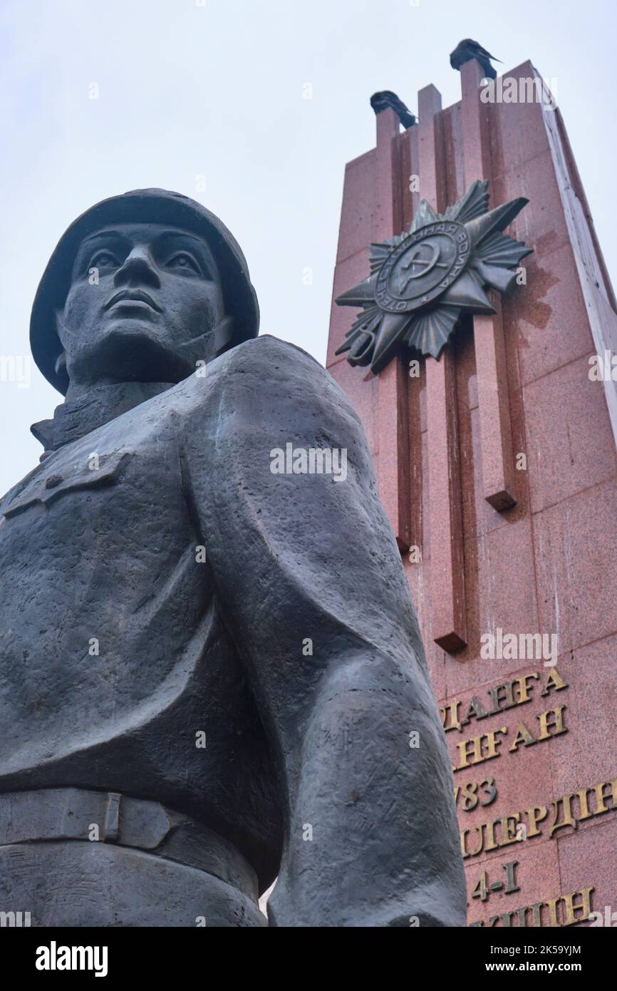 A statue of a soldier in the plaza monument. At the Patriotic War, WWII ...