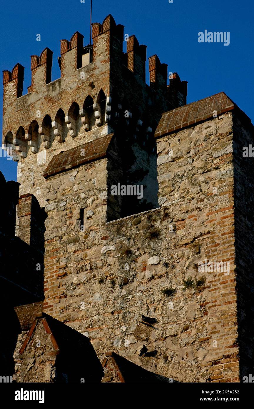 Sirmione scaligeri family castle hi-res stock photography and images ...