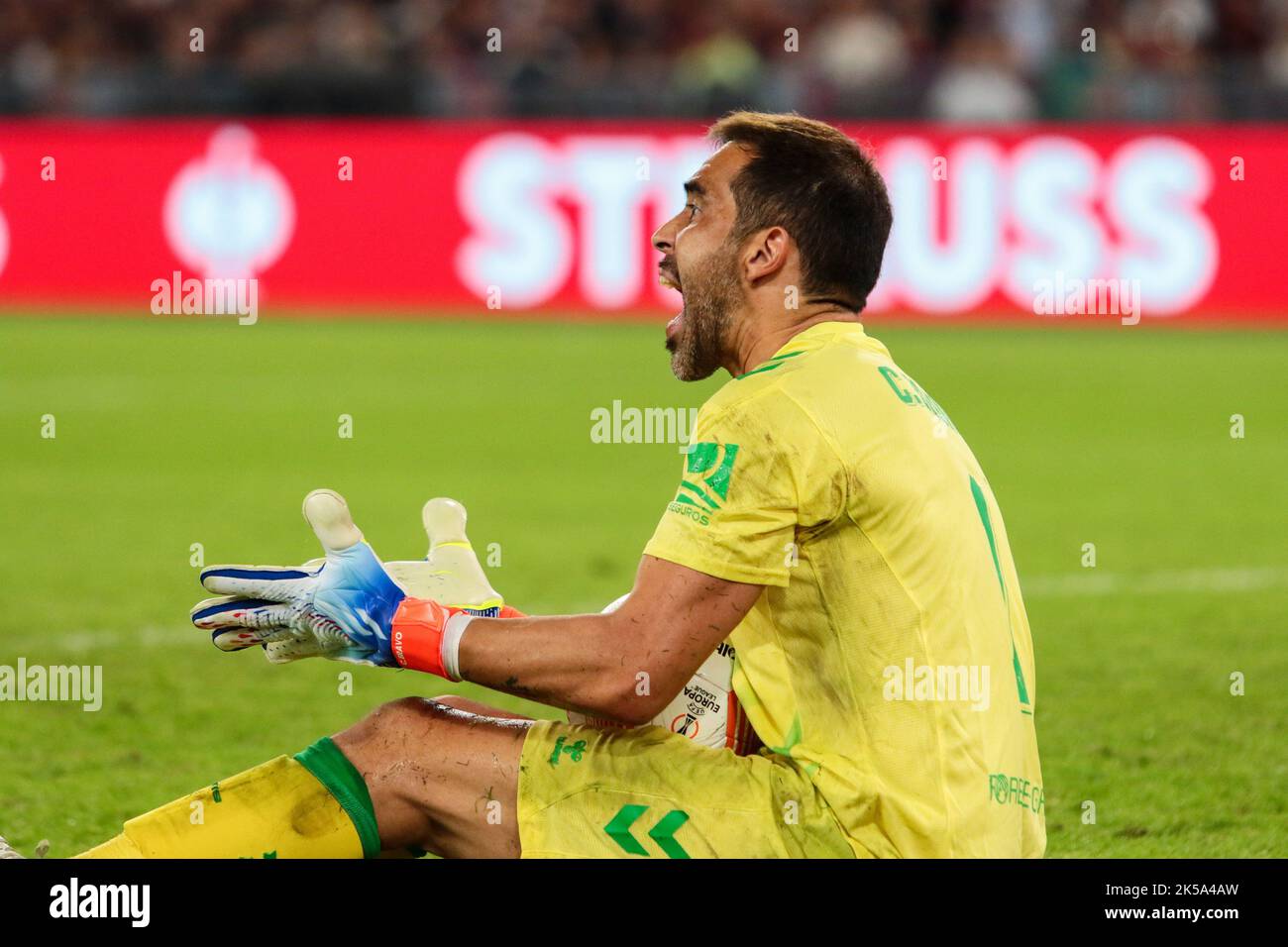 Roma, Italy 6th October 2022: Claudio Bravo of Real Betis Balompie ...