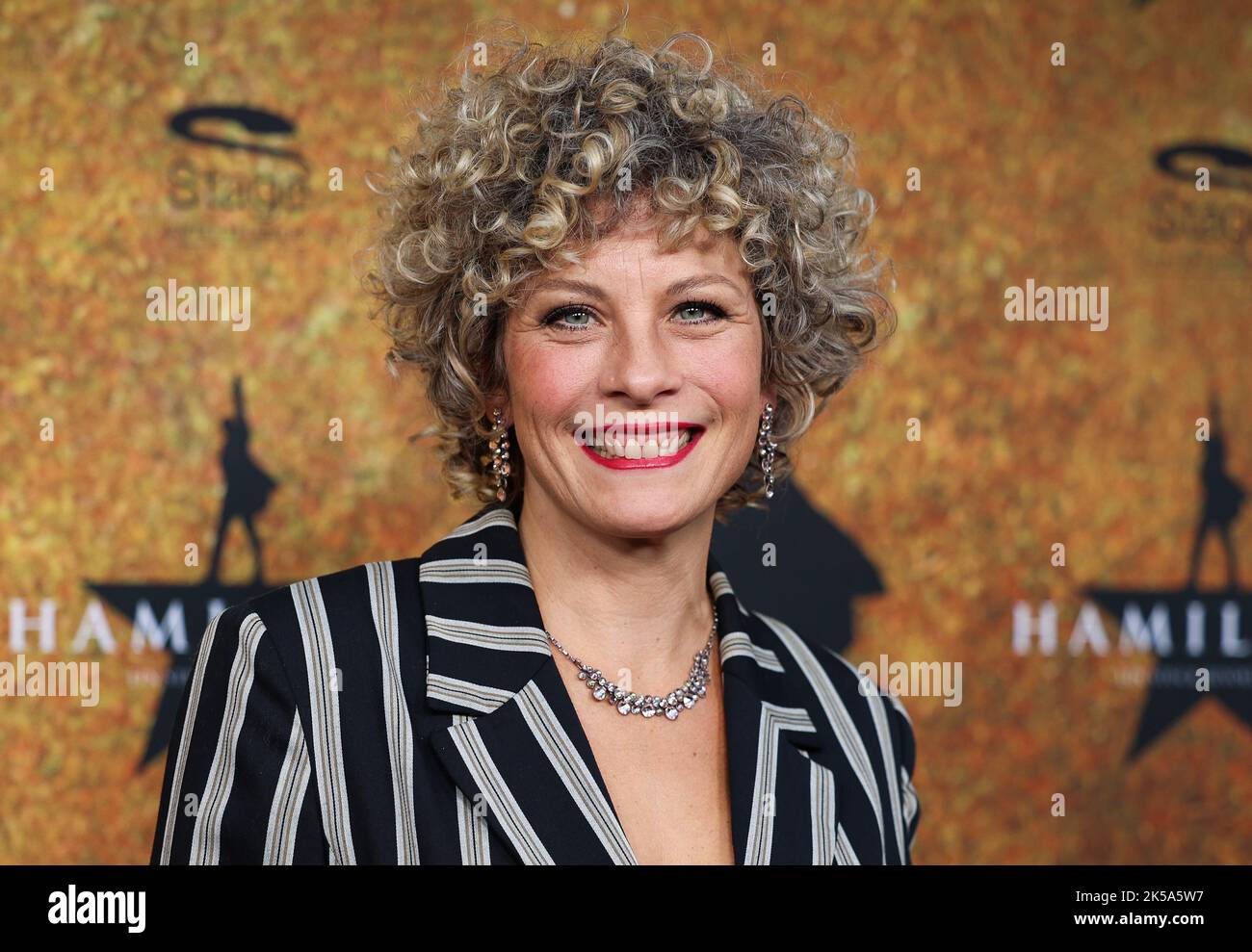 Hamburg, Germany. 06th Oct, 2022. Anna Schäfer, actress, walks the red ...