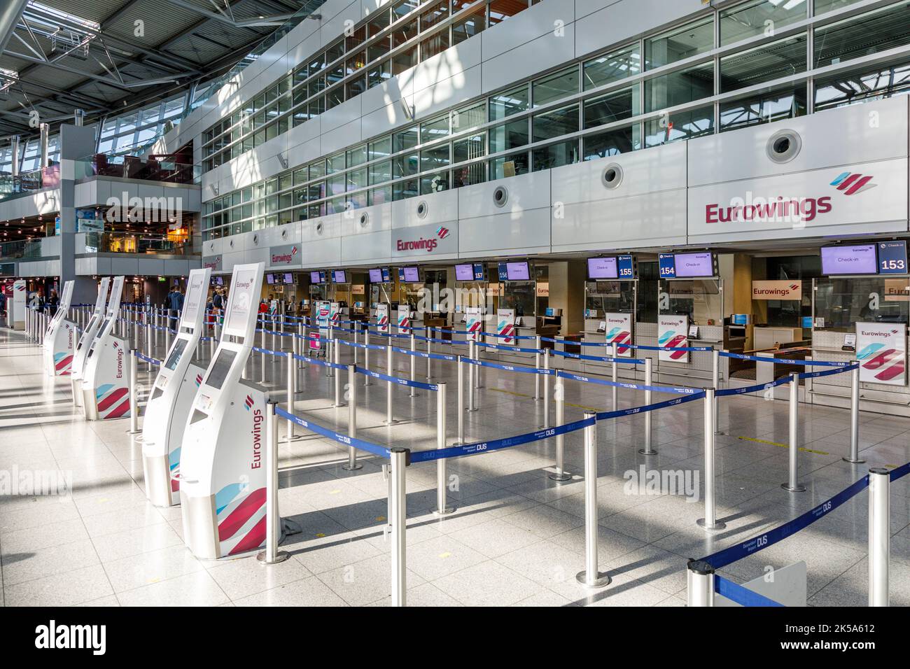 Check in flughafen leer hi-res stock photography and images - Alamy