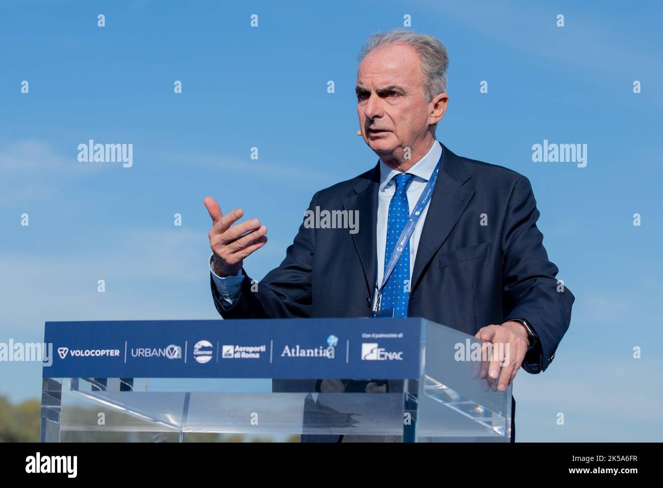 ** NO WEB AND NEWSPAPERS ONLY FOR ITALY ** The Vertiport Experience in ...