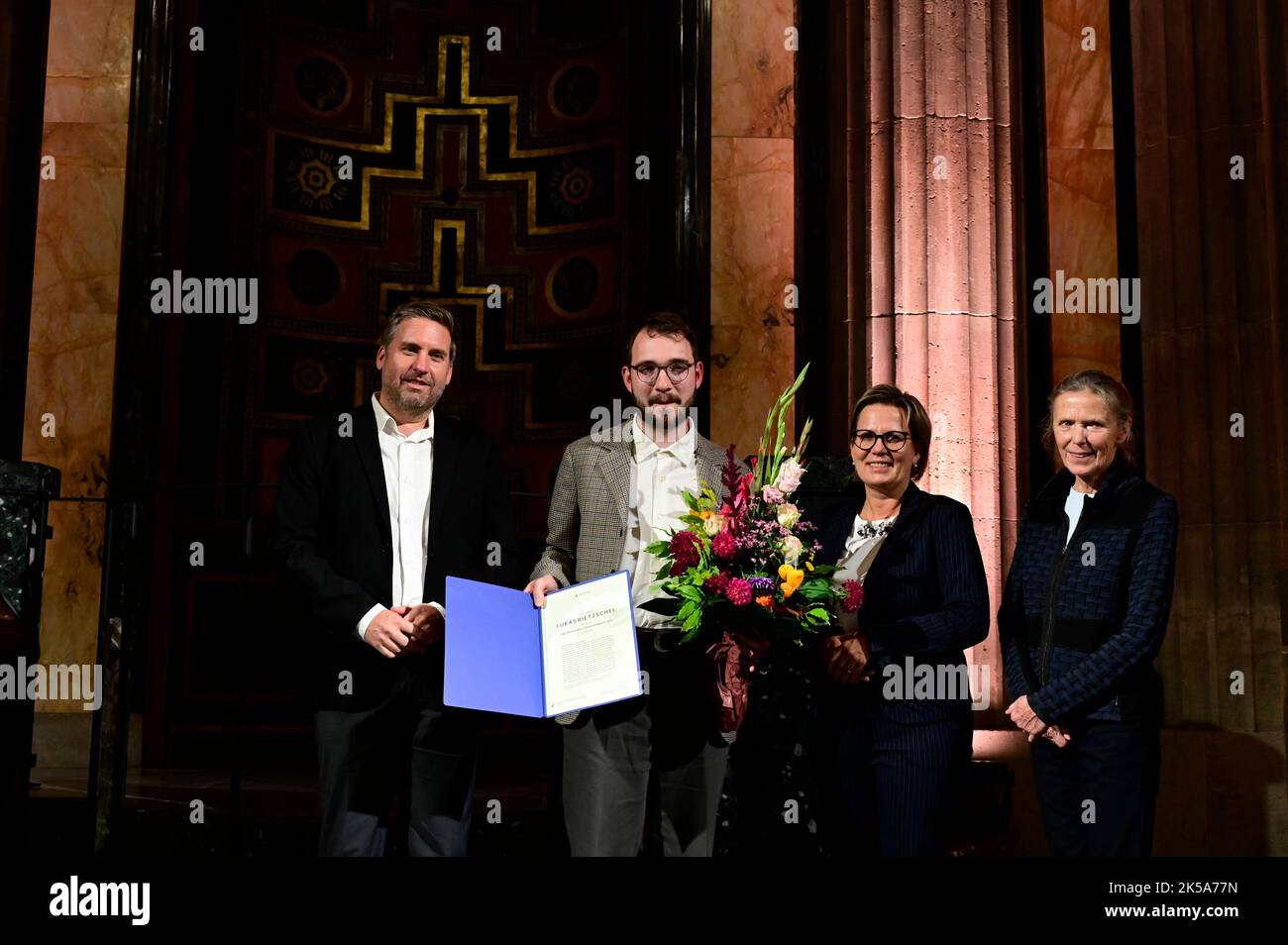 Im Bild:Jan Wiele,Lukas Rietzschel,Barbara Klepsch und Karin Großmann ...
