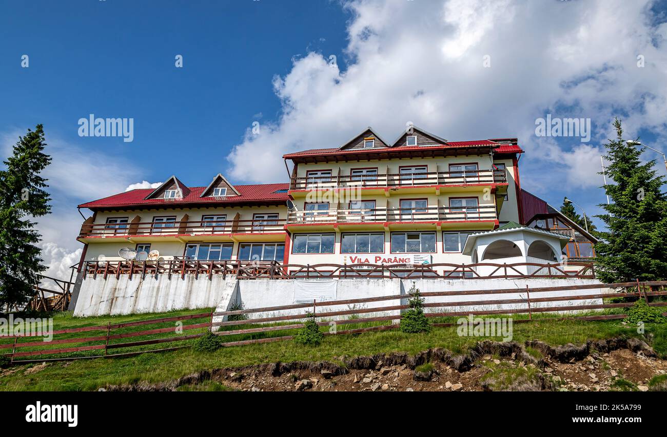 Tourist cottage in the mountain resort Parang Stock Photo - Alamy