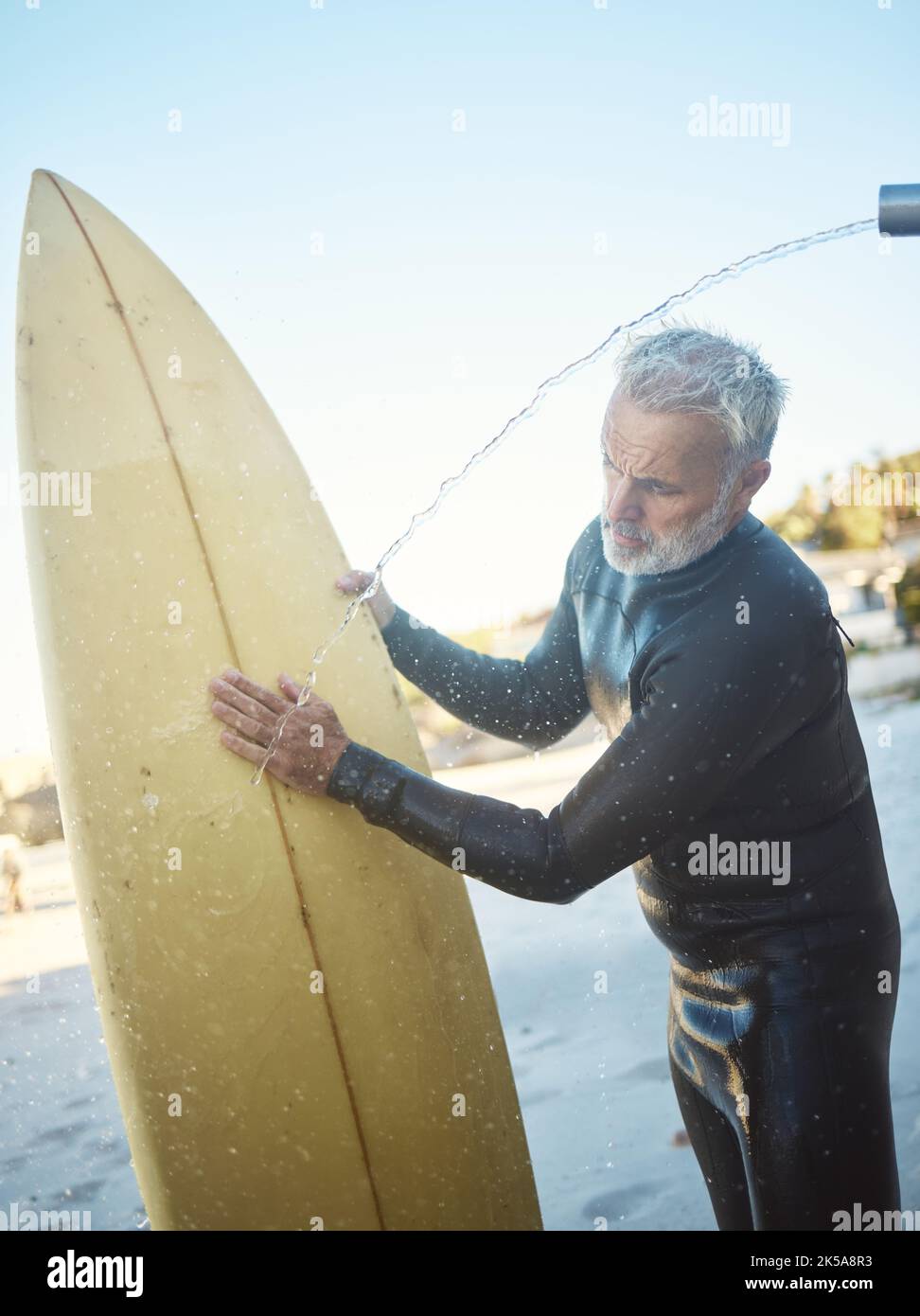 Elderly surfer male hi-res stock photography and images - Alamy