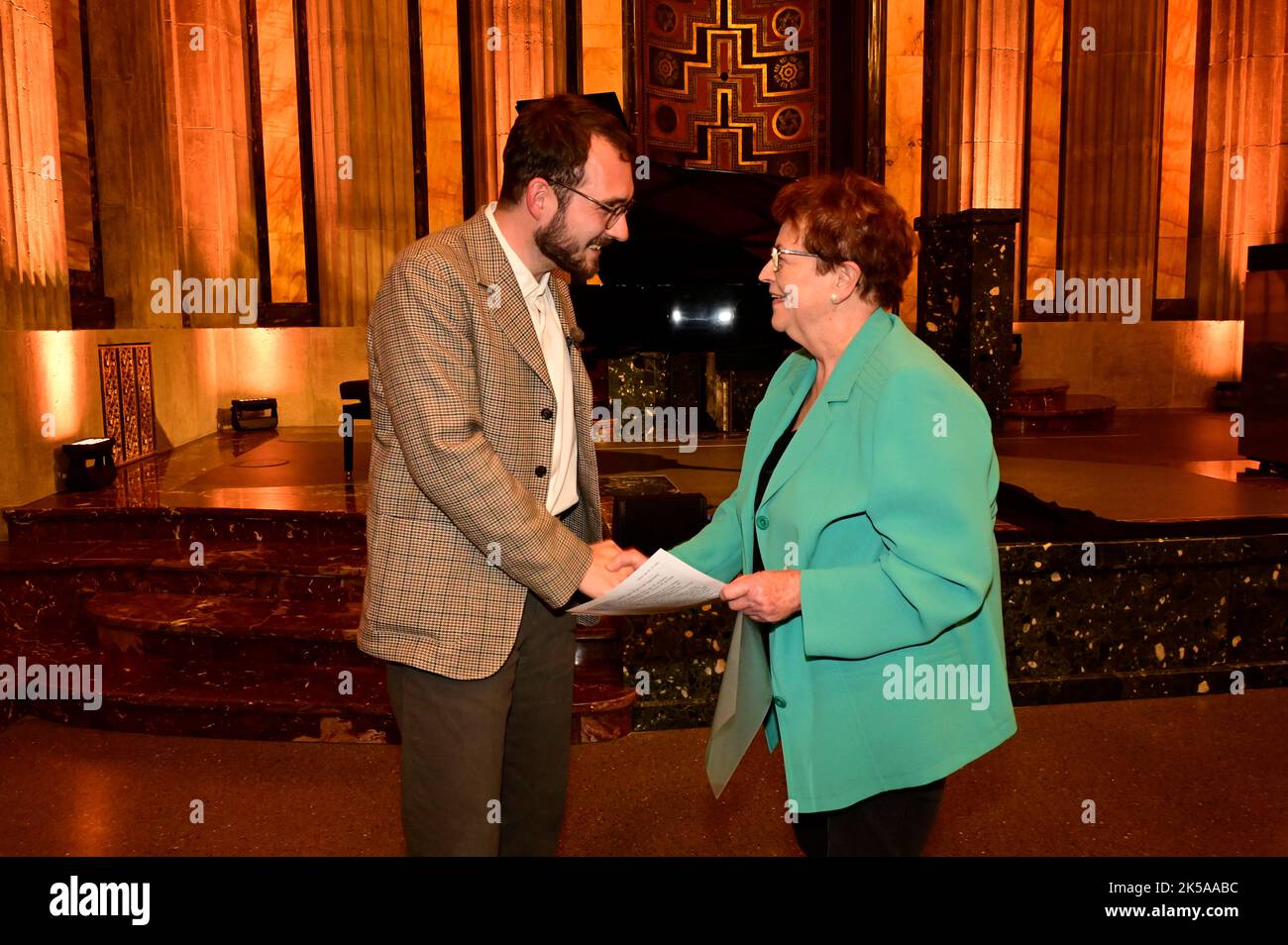 Im Bild: Lukas Rietzschel und Holde Liebau. Der Schriftsteller Lukas ...