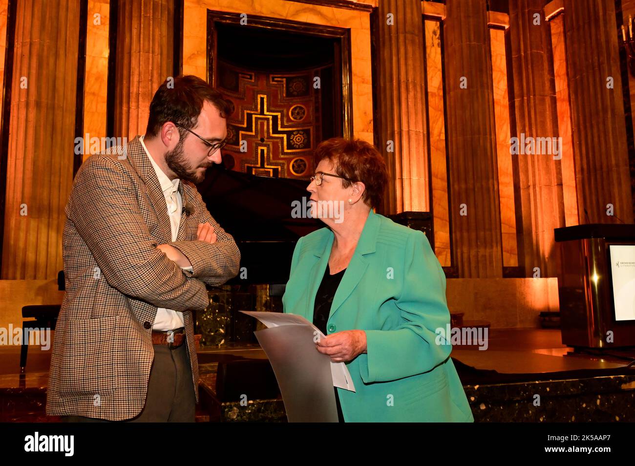 Im Bild: Lukas Rietzschel und Holde Liebau. Der Schriftsteller Lukas ...