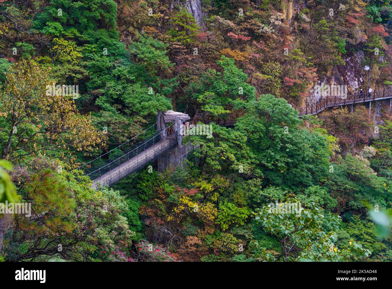 The early autumn scenery of Wugong Mountain Natural Scenic Area ...