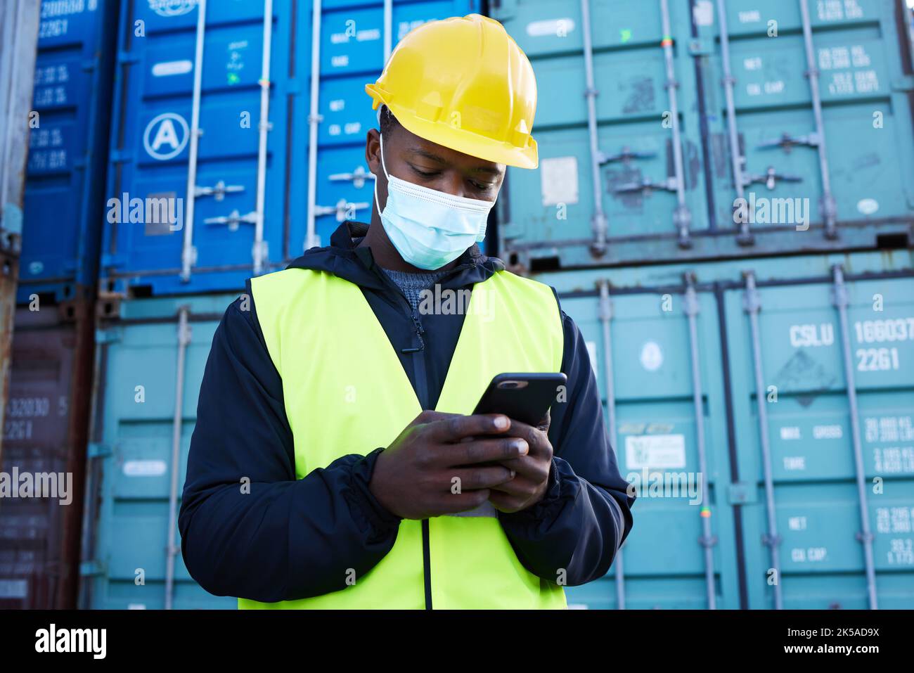 Store worker mask on phone hi-res stock photography and images - Alamy