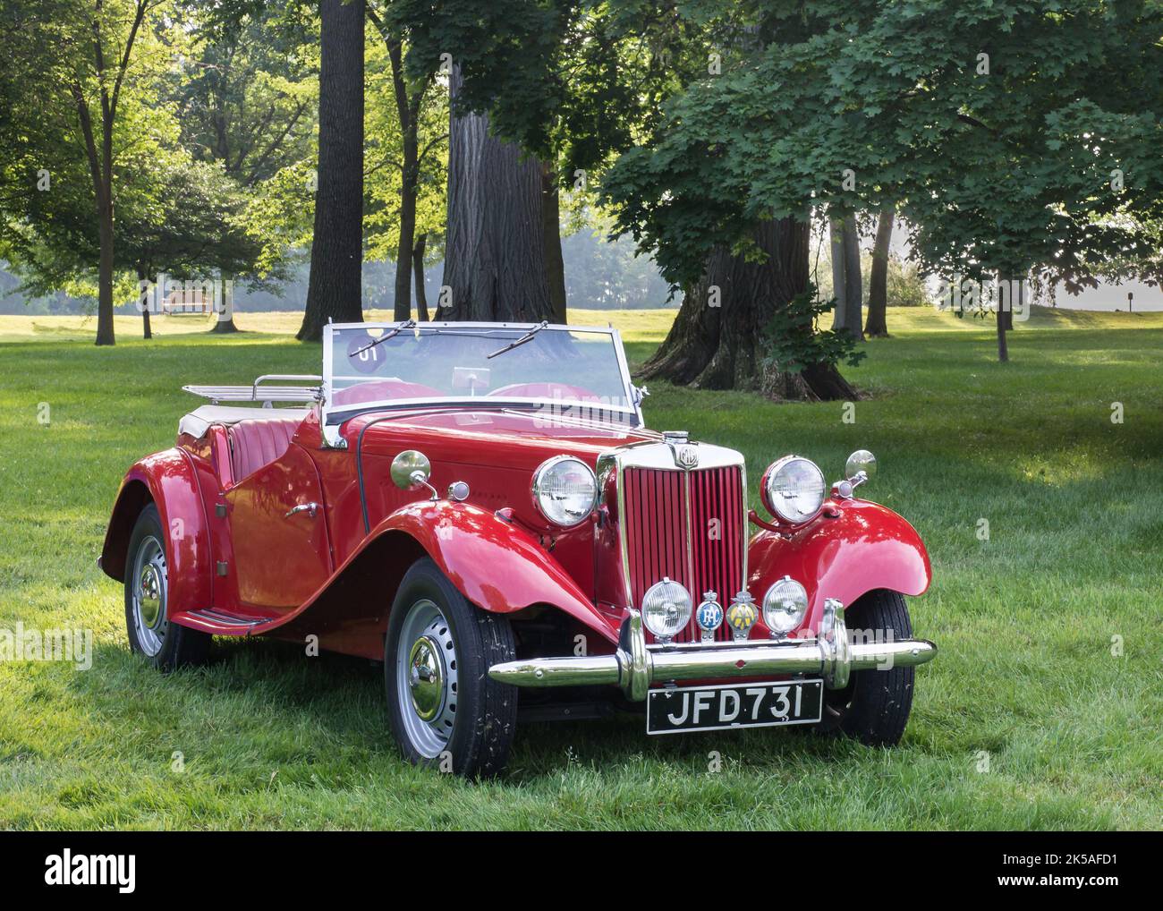 GROSSE POINTE SHORES, MI/USA - JUNE 19, 2016: A 1950 MG TD car, EyesOn ...