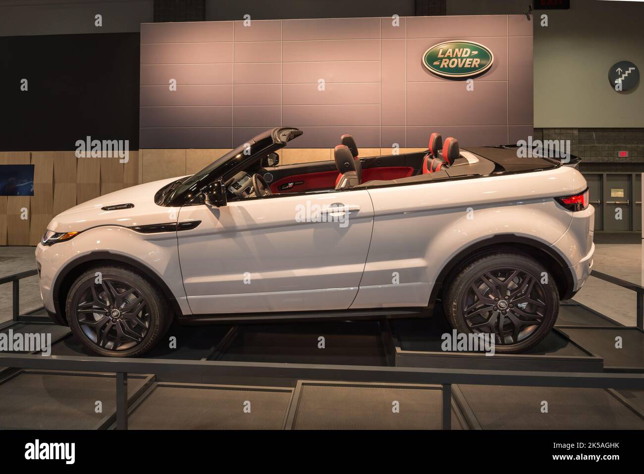 Range rover evoque top hi-res stock photography and images - Alamy