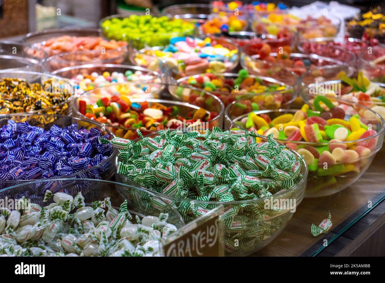 Halloween candy shelf hi-res stock photography and images - Alamy