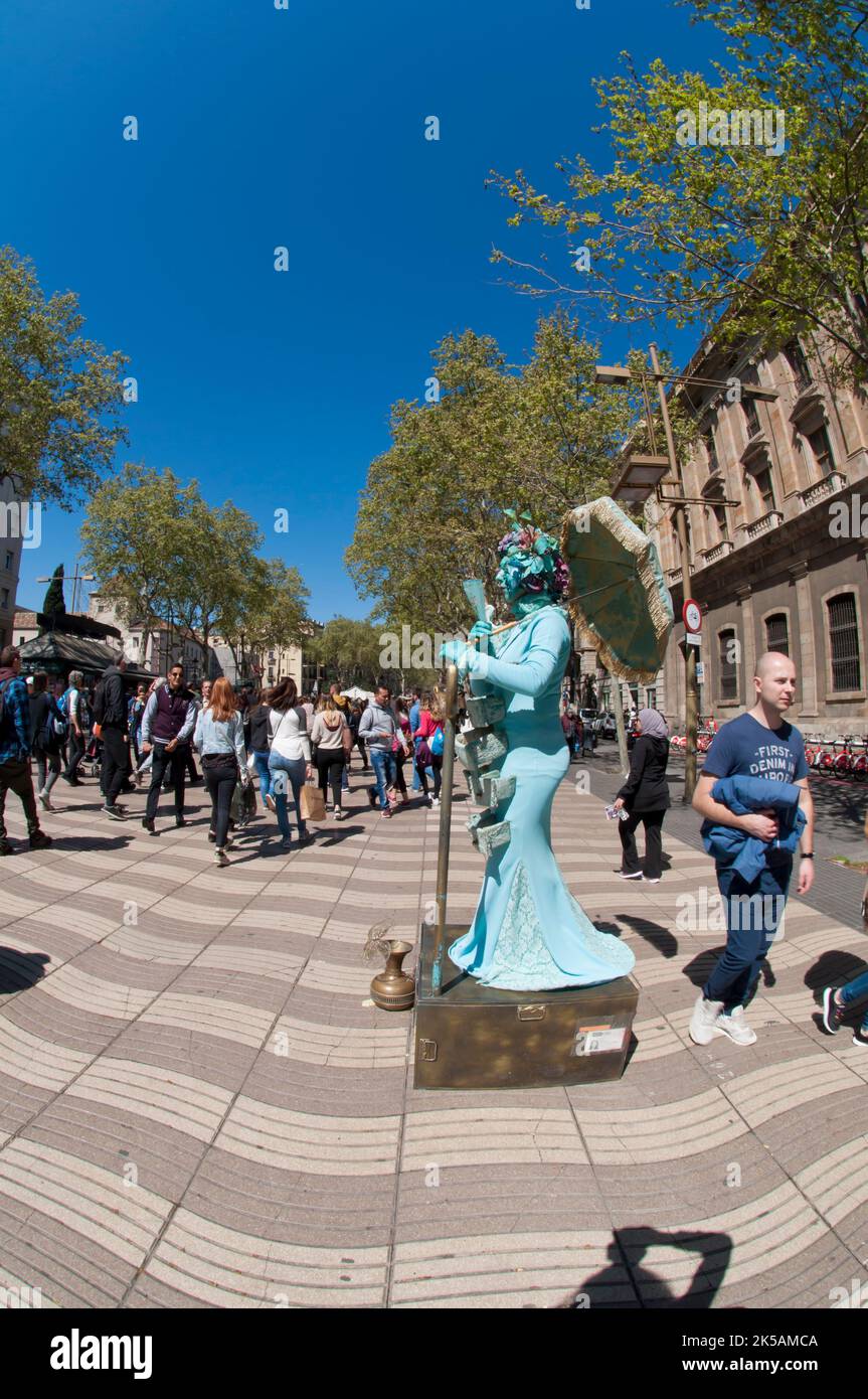 Living statues in la rambla hi-res stock photography and images - Alamy