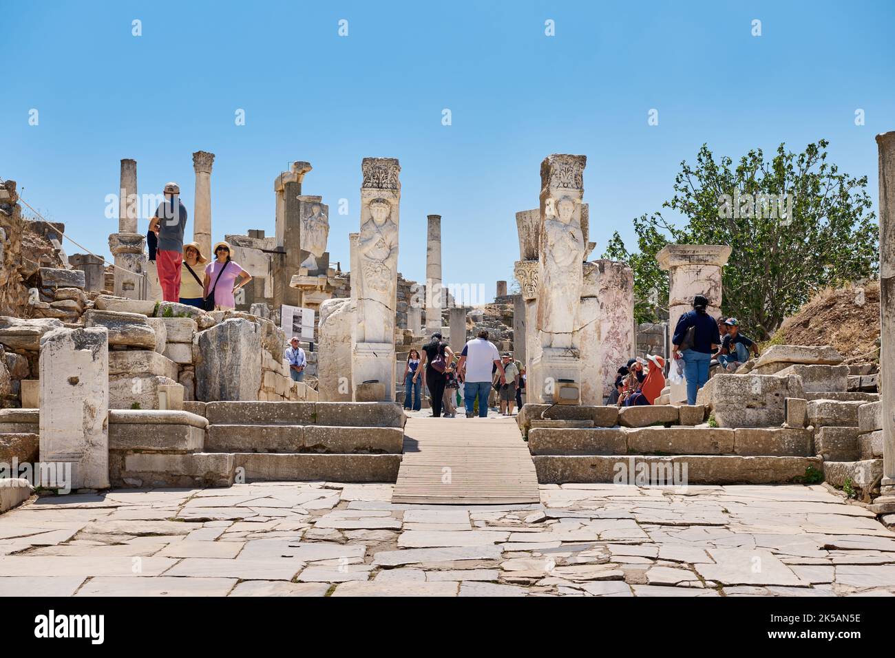 Ephesus turkey gate of hercules hi-res stock photography and images - Alamy