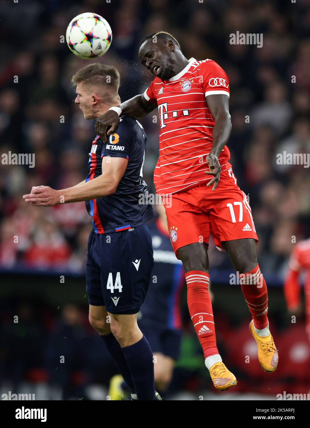 Sadio Mane of Bayern Muenchen Libor Holik of Viktoria Plzen FC Bayern ...