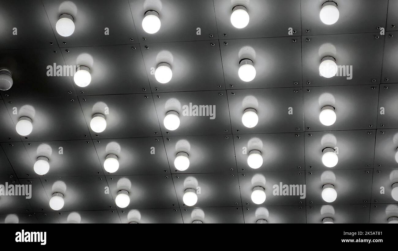 Rows of ceiling lights hi-res stock photography and images - Alamy