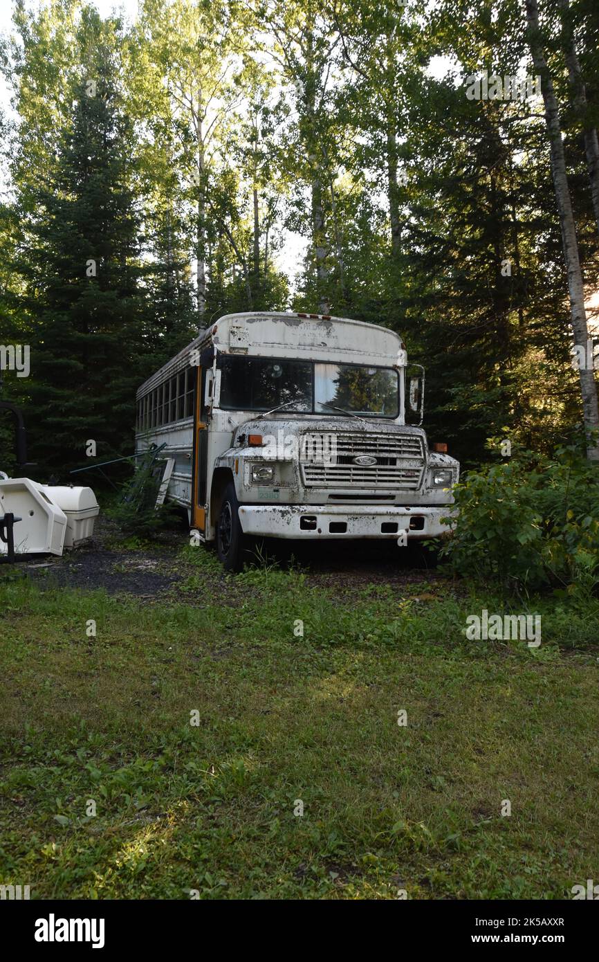 Old ford bus hi-res stock photography and images - Alamy