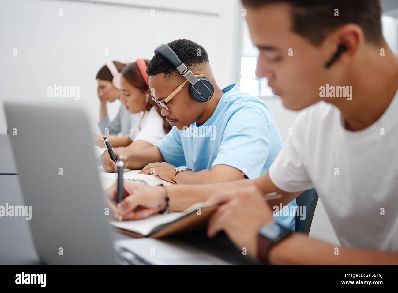 School student headphones classroom hi-res stock photography and images ...