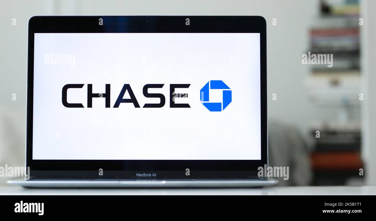 The logo of Chase bank displayed on the screen of a laptop Stock Photo ...