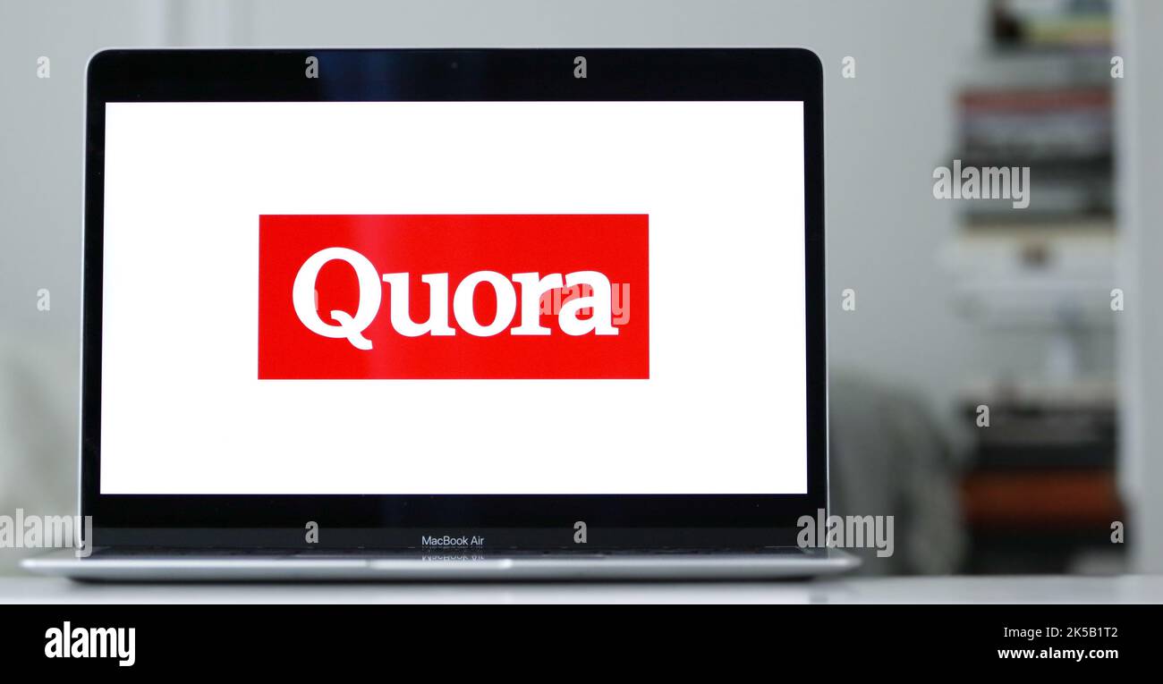 The logo of Quora displayed on the screen of a laptop Stock Photo - Alamy