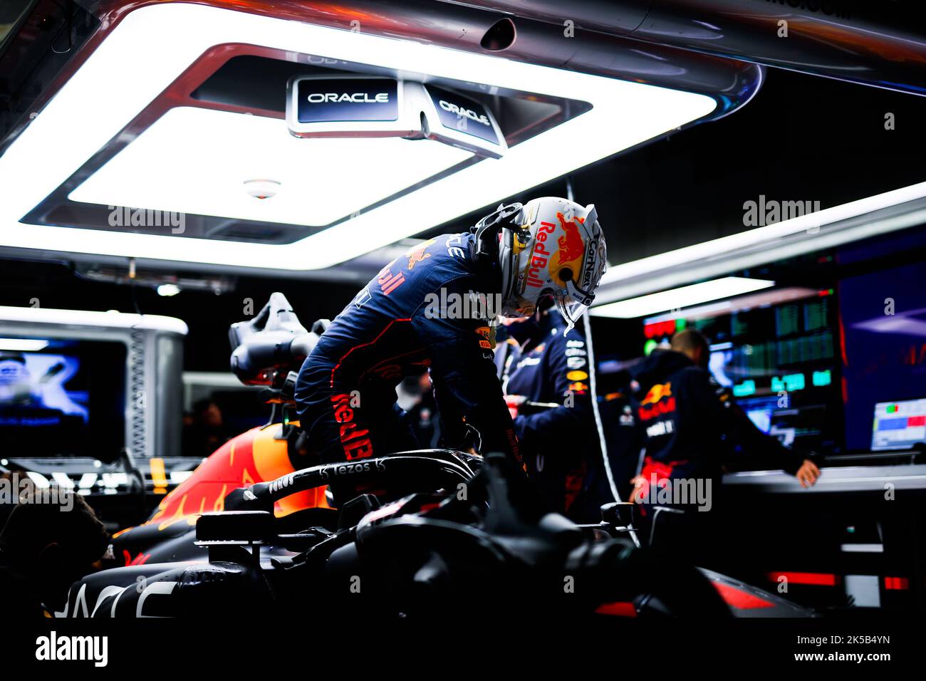 VERSTAPPEN Max (ned), Red Bull Racing RB18, portrait during the Formula ...