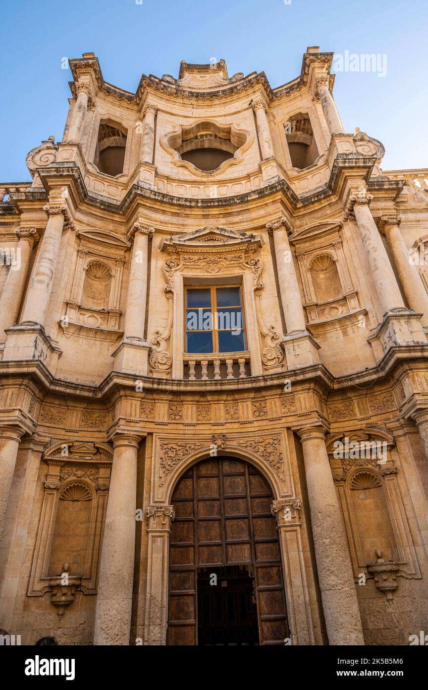 Beautiful church n the historic center of Noto Stock Photo - Alamy