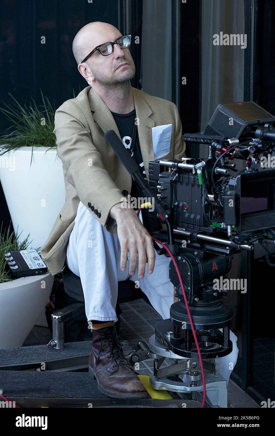 STEVEN SODERBERGH in BEHIND THE CANDELABRA (2013), directed by STEVEN ...