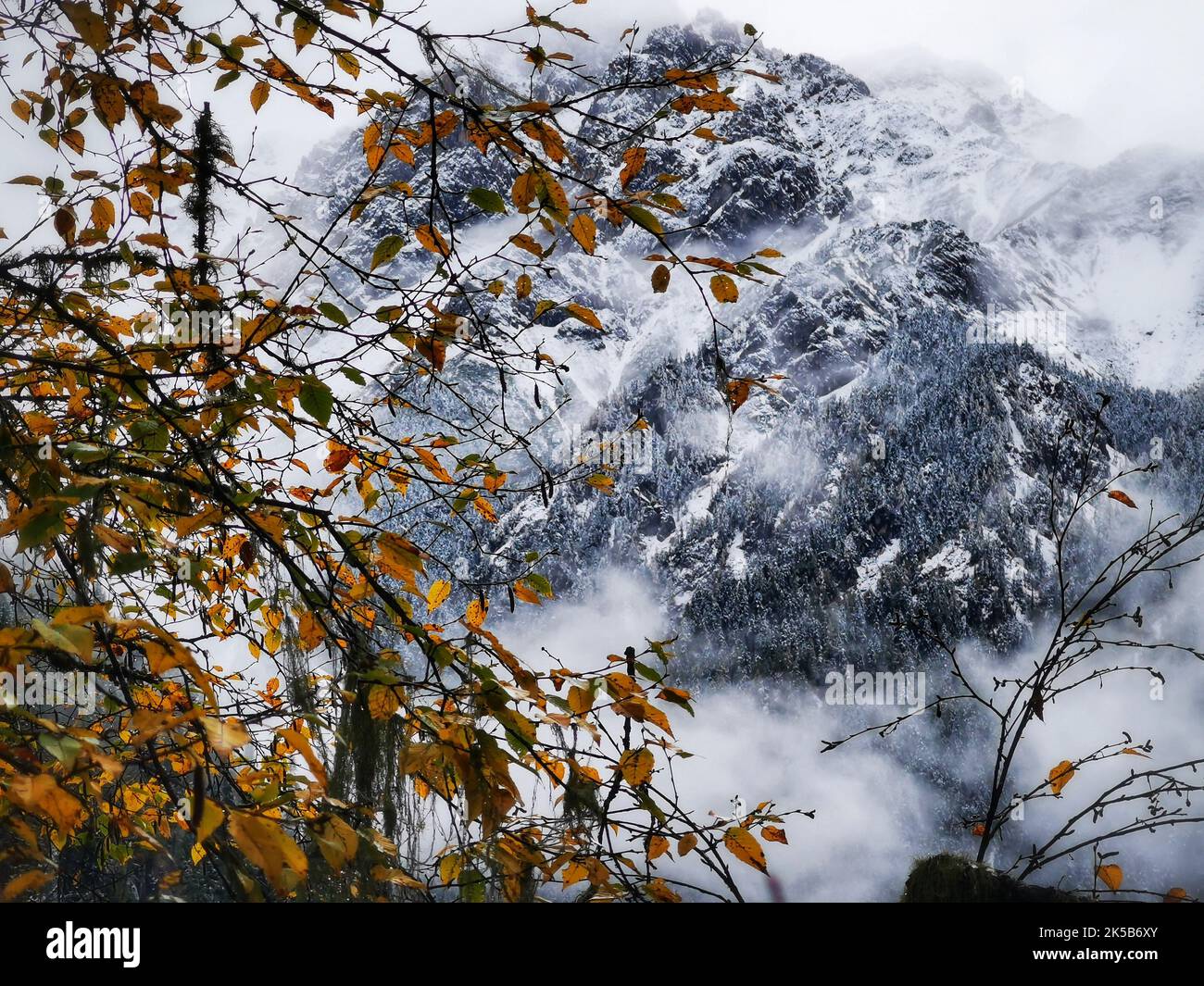 Jiuzhaigou. 7th Oct, 2022. Photo taken on Oct. 7, 2022 shows a view of ...