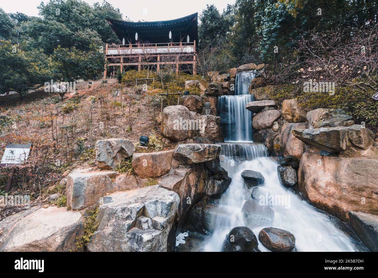 Chinese building waterfall hi-res stock photography and images - Alamy