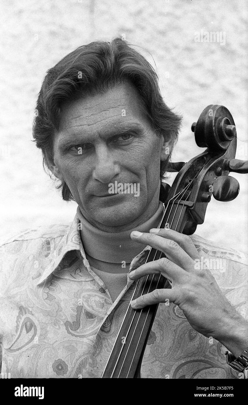 Oleg Kotzarew, cellist, Camerata Bariloche Stock Photo - Alamy