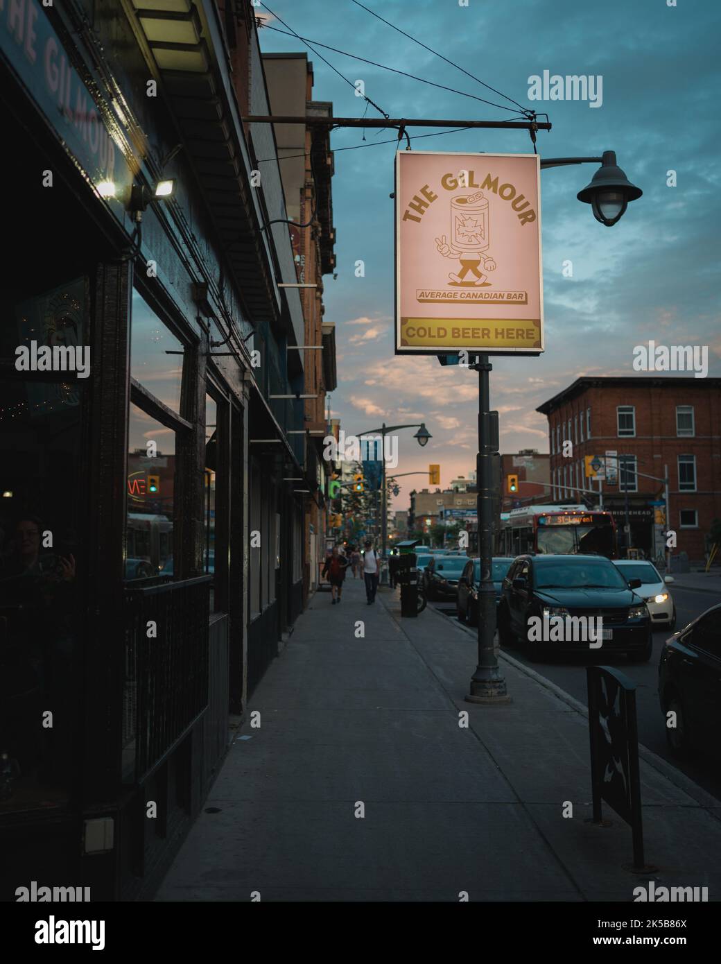 Ottawa sign at night hi-res stock photography and images - Alamy