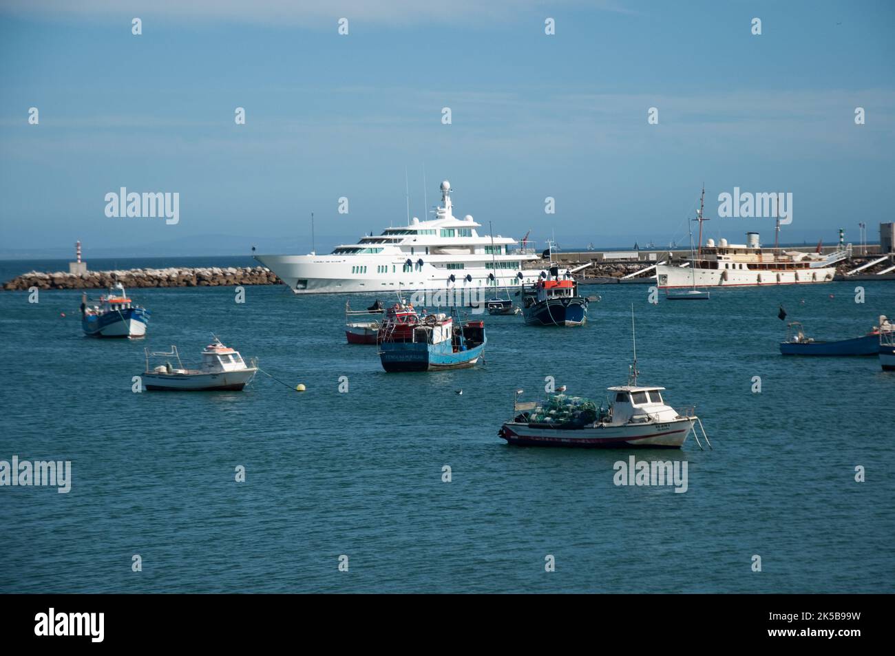 Large boats hi-res stock photography and images - Alamy