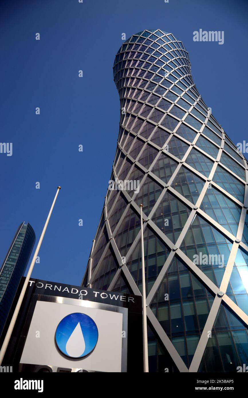 Der Tornado tower, auch QIPCO Tower, West Bay Tower, Westbay Tower, Al ...