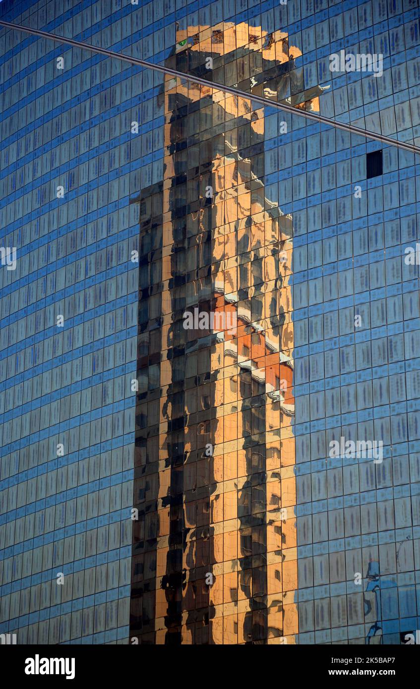 Doha wahrzeichen hi-res stock photography and images - Alamy