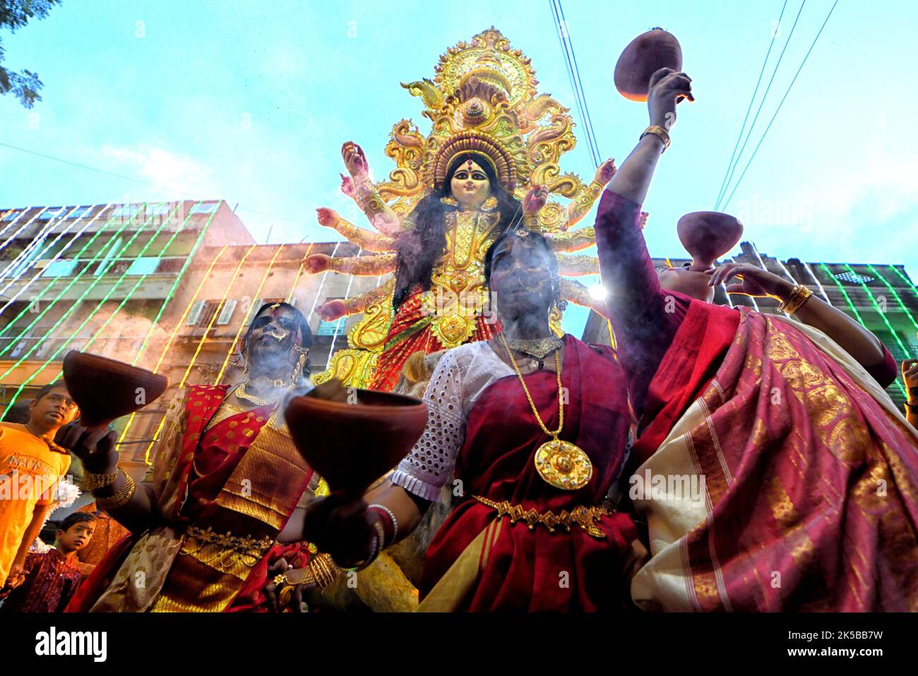 Kolkata, India - 06 Oct 2022, Women dressed in traditional Bengali ...