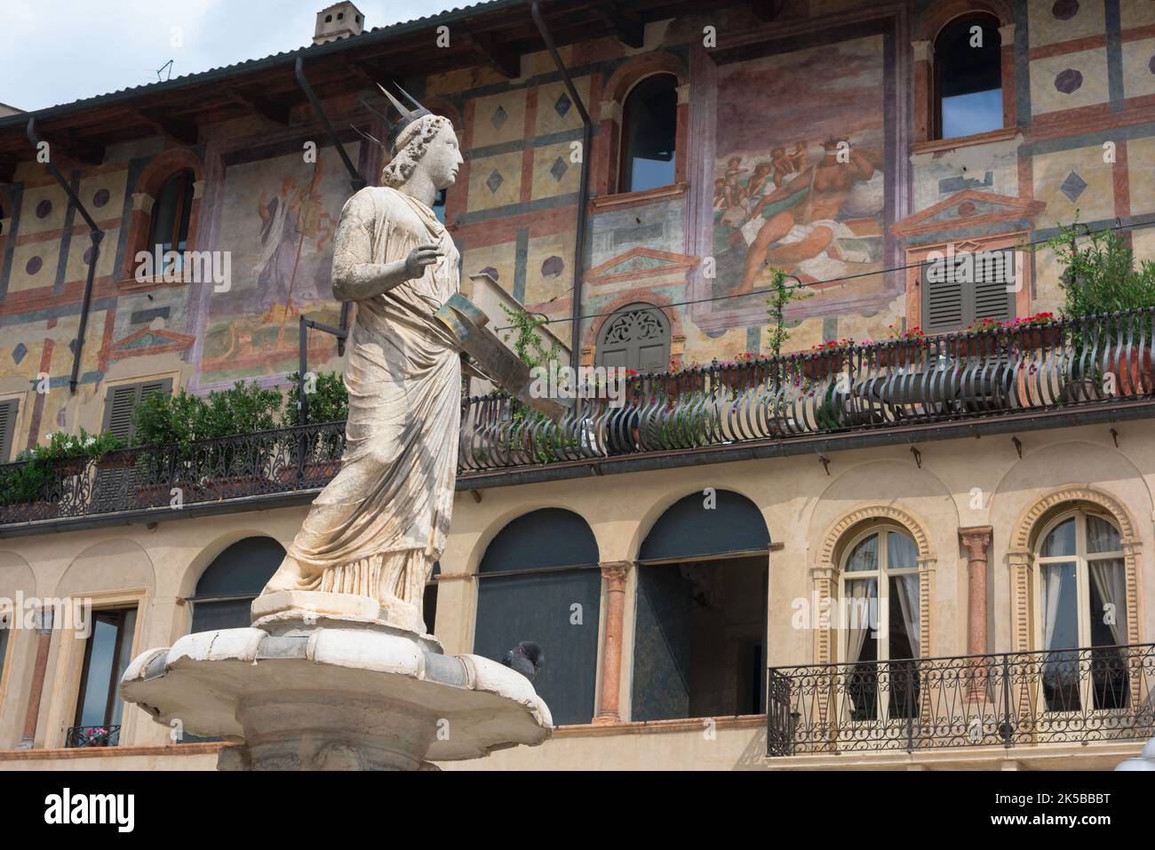 Casa Mazzanti Verona, view of 16th century frescoes on the exterior of ...