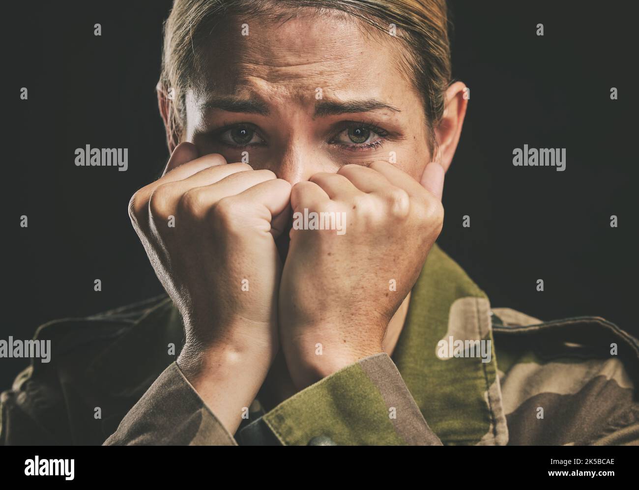 Woman army portrait hi-res stock photography and images - Alamy