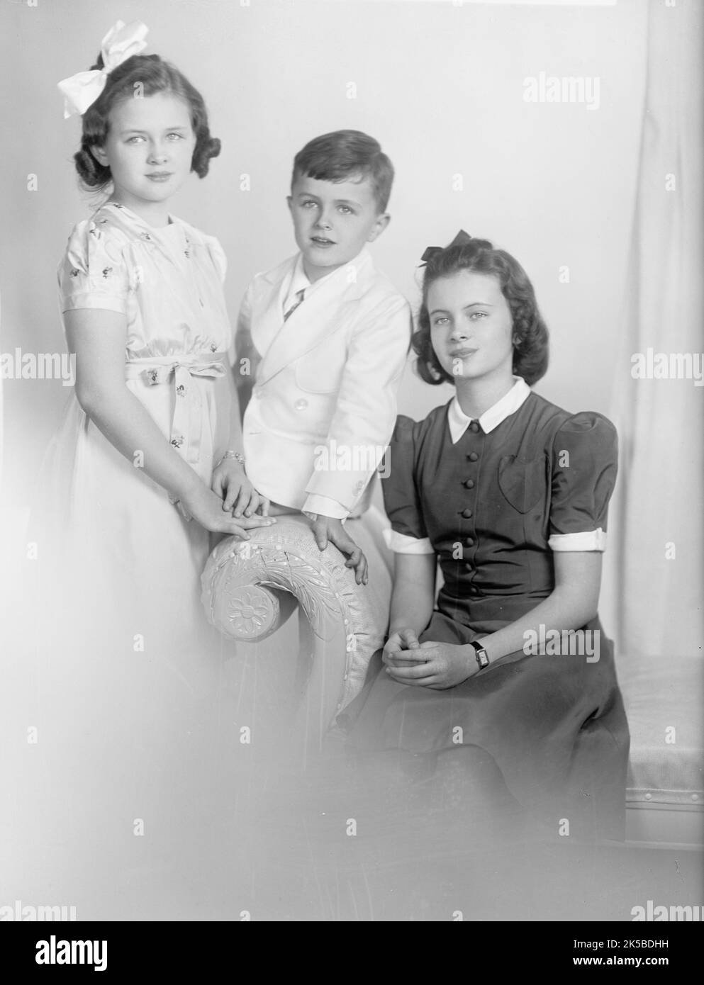 Vincent P. Aherns, Portrait, 1933. Boy with sisters Stock Photo - Alamy