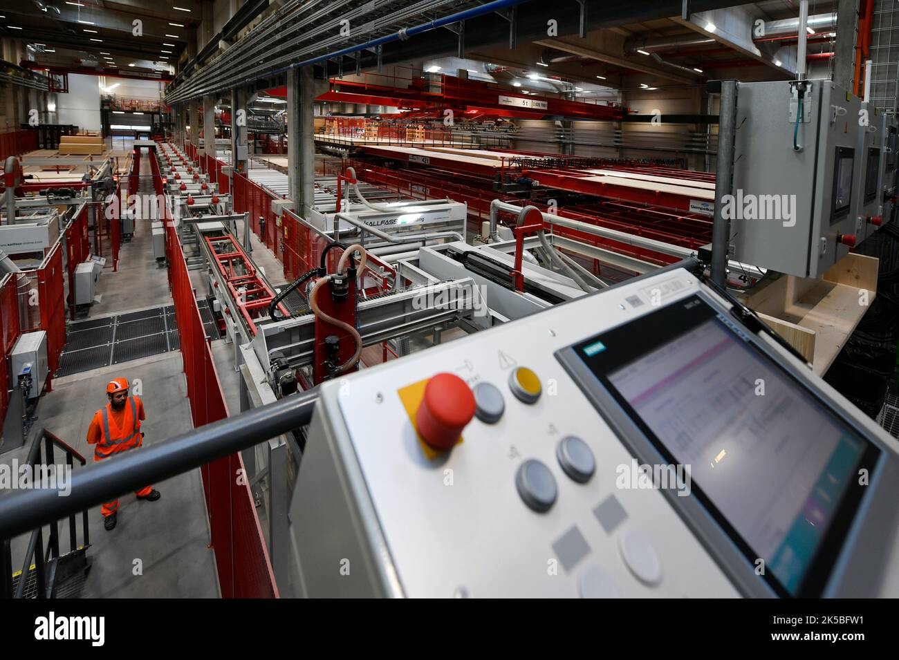 Stora Enso Wood Products presents for journalists new production site ...