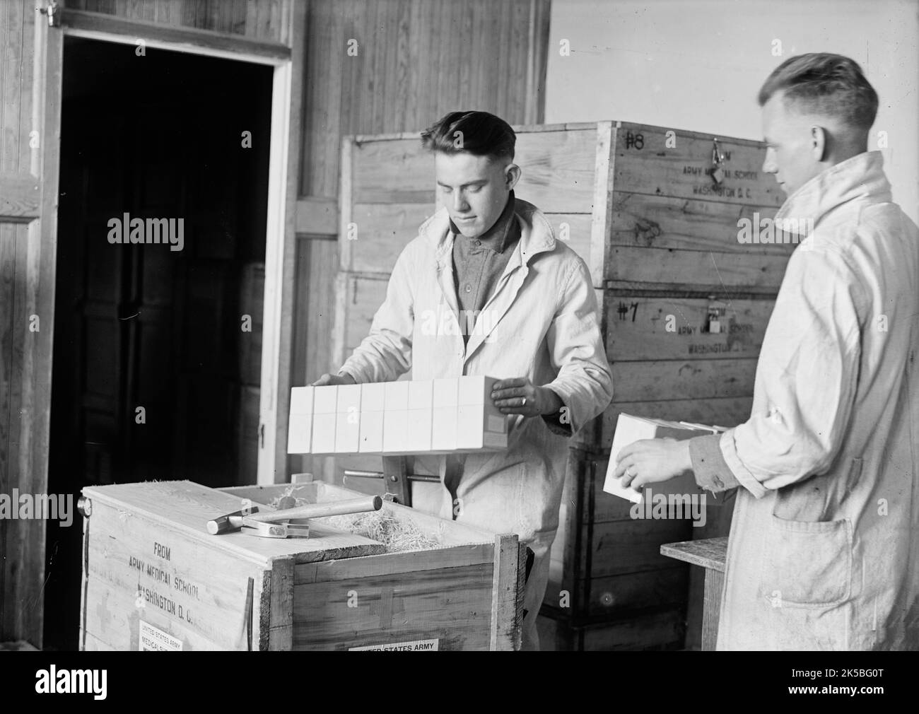 Army, U.S. Army Medical School; Typhoid Vaccine, 1917 Stock Photo - Alamy