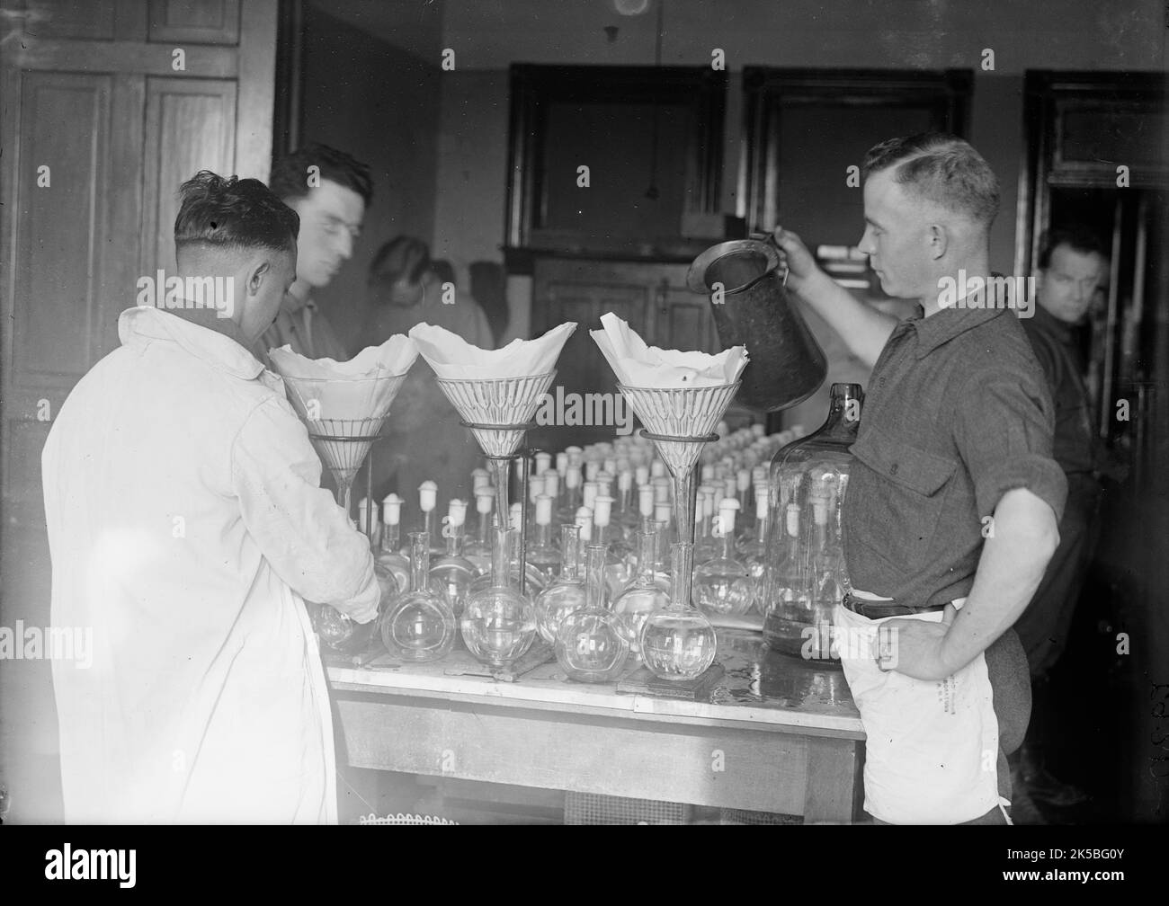 Medical samples Black and White Stock Photos & Images - Alamy