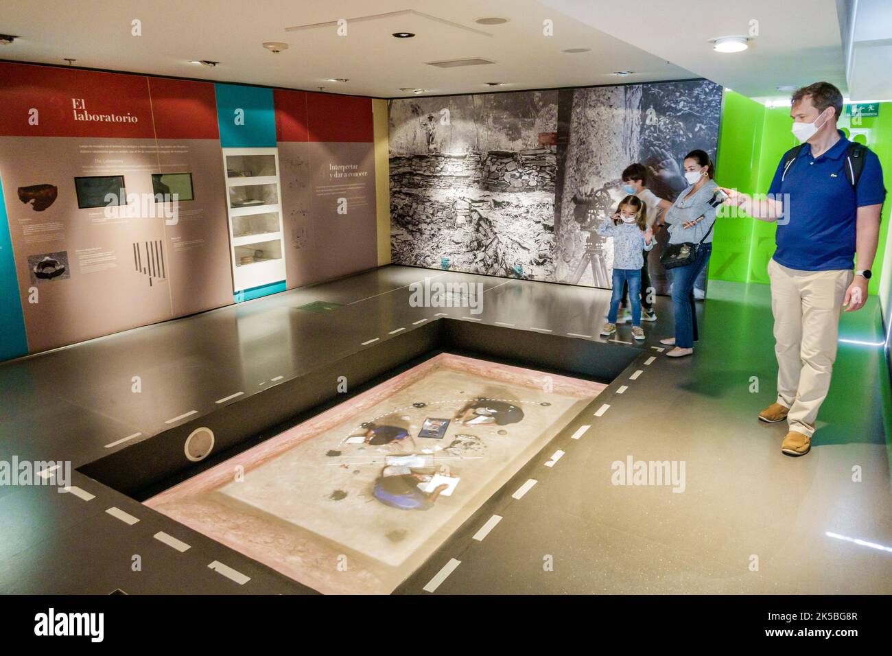Bogota Colombia,Santa Fe Museo del Oro interior inside,family families ...